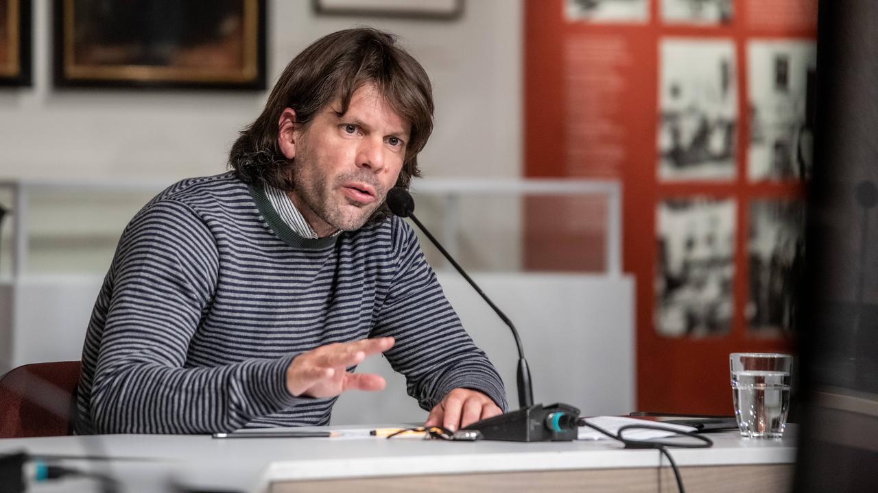 Christian Metz über "Parade" von Rachel Cusk - 3sat-Mediathek