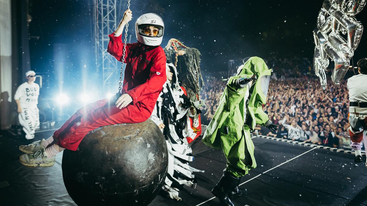 Deichkind Open-Air Berlin – Konzert-Highlight 2025 - 3sat-Mediathek