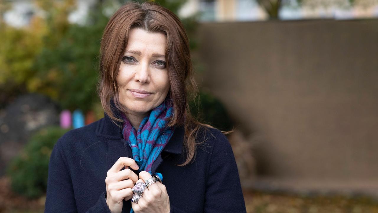 Elif Shafak: "Am Himmel die Flüsse" - 3sat-Mediathek