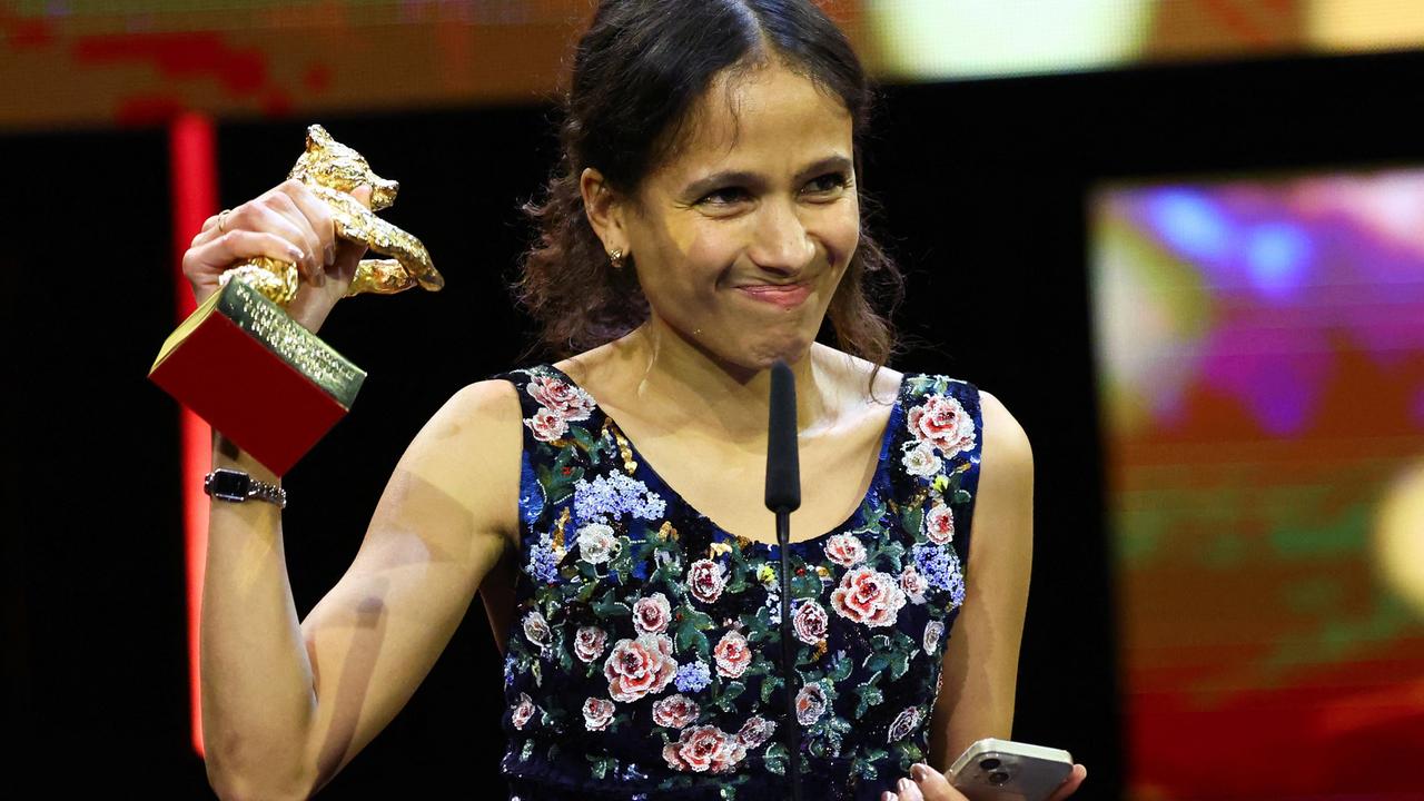 Goldener Bär-Gewinnerin Mita Diop im Interview - 3sat-Mediathek