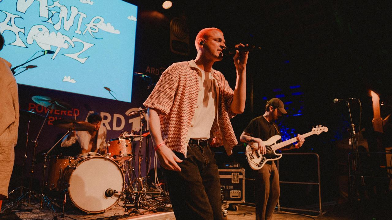 PULS Open Air 2024: Dominik Hartz - 3sat-Mediathek