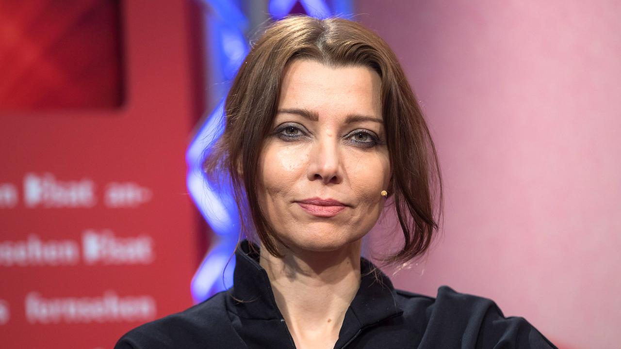 Elif Shafak über "Unerhörte Stimmen" - 3sat-Mediathek